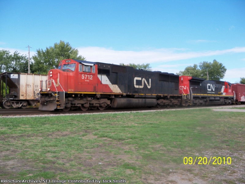 CN 5712 & 2127